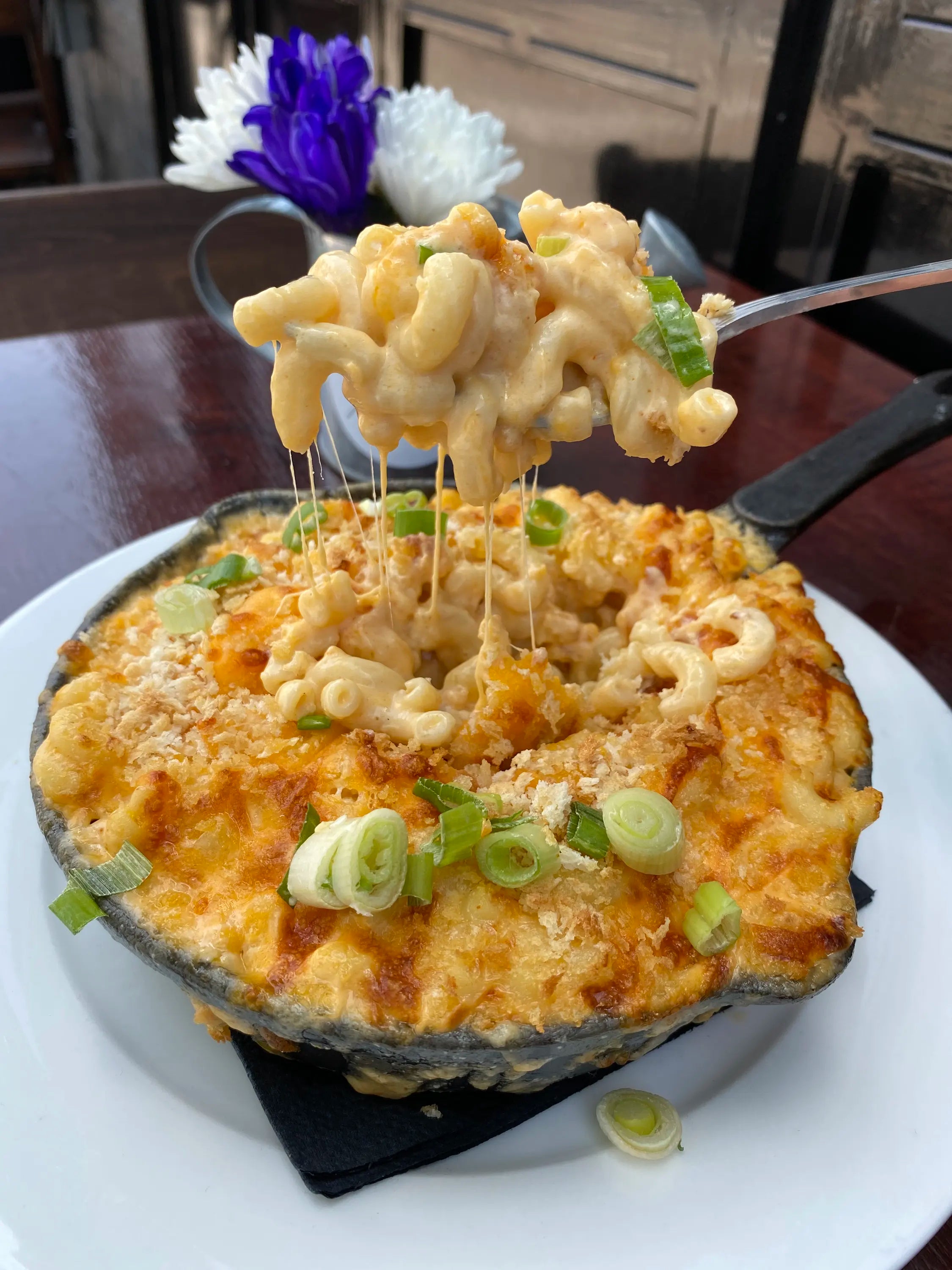 Experience the Ultimate Mac and Cheese at Queens Bully!